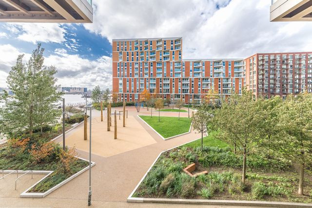 Student studio flat to rent on Kelson House, London, E16 2RN | StuRents