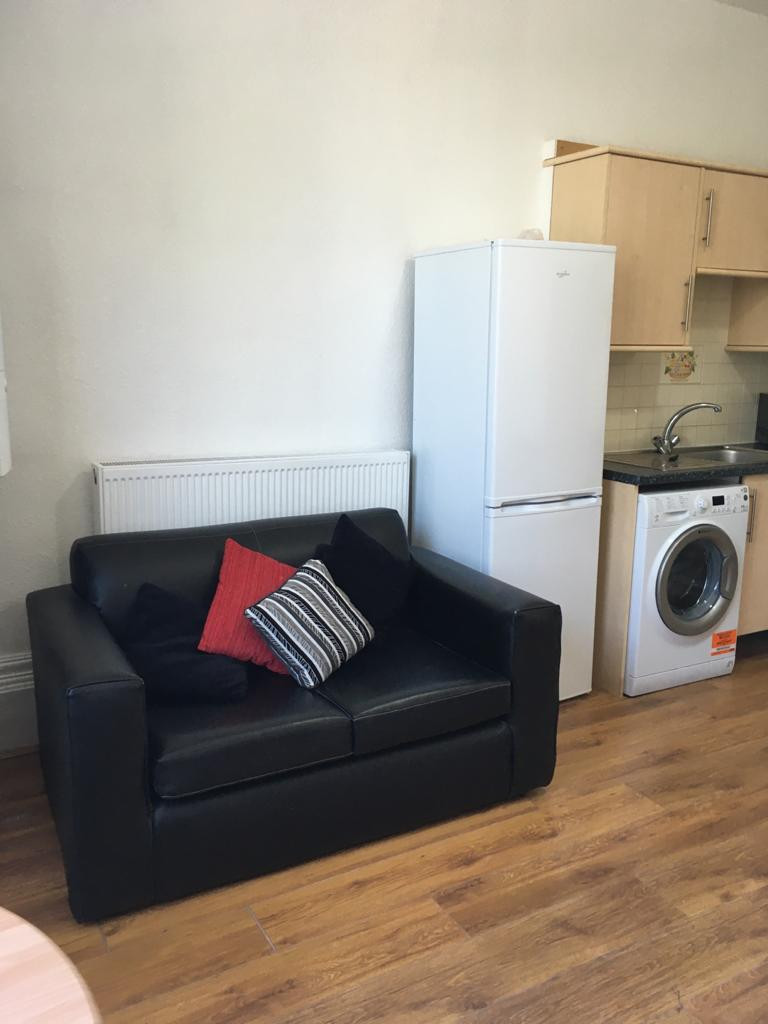 1 bed student house to rent on Ash Grove, Hull, HU5 1LT | StuRents