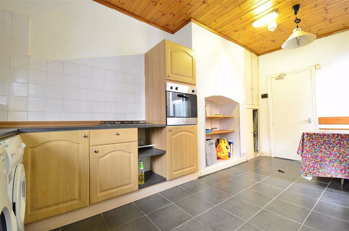 4 bed student house to rent on Whitby Road, Manchester, M14 6GH | StuRents