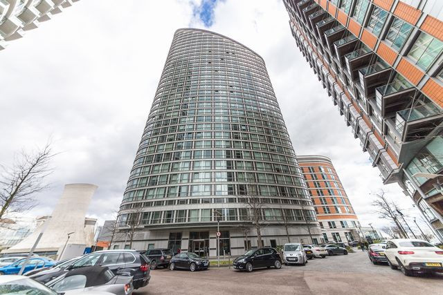 Student studio flat to rent on Ontario Tower, London, E14 9JB | StuRents