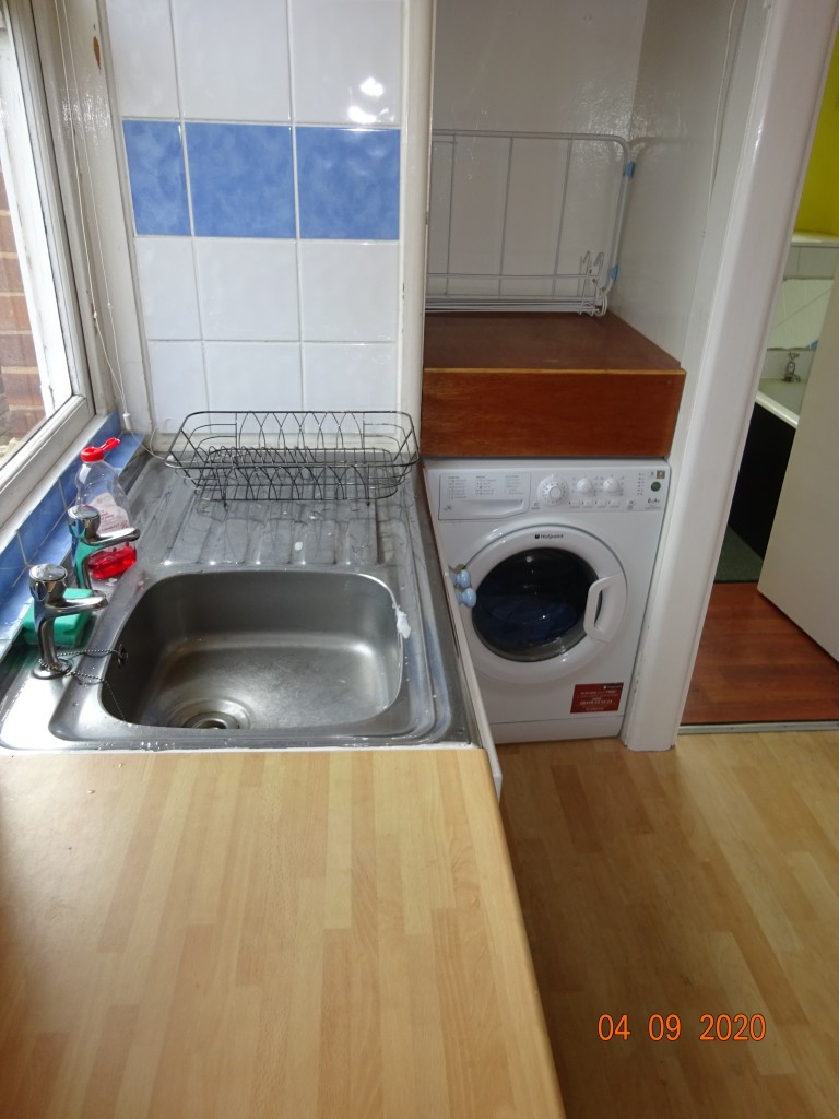 2 bed accommodation in Exeter - Lower Flat, 1 Denmark Road - StuRents