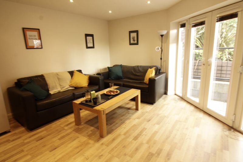 6 bed student house to rent on Stepney Lane, Newcastle, NE1 6PE | StuRents