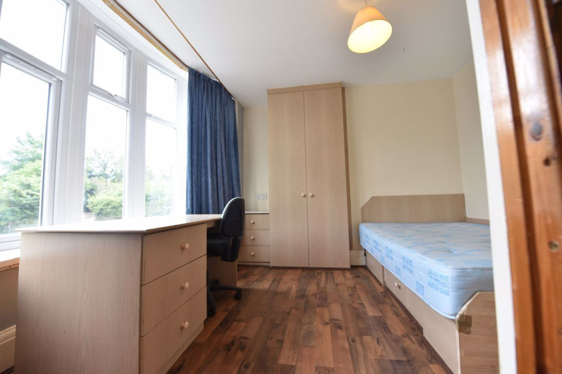 4 bed student house to rent on Otley Road, Leeds, LS6 3PX | StuRents