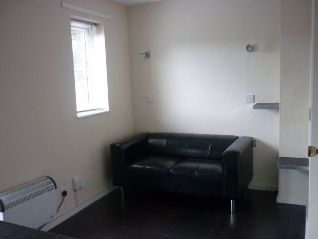 1 bed student house to rent on Well Close Rise, Leeds, LS7 1HT | StuRents