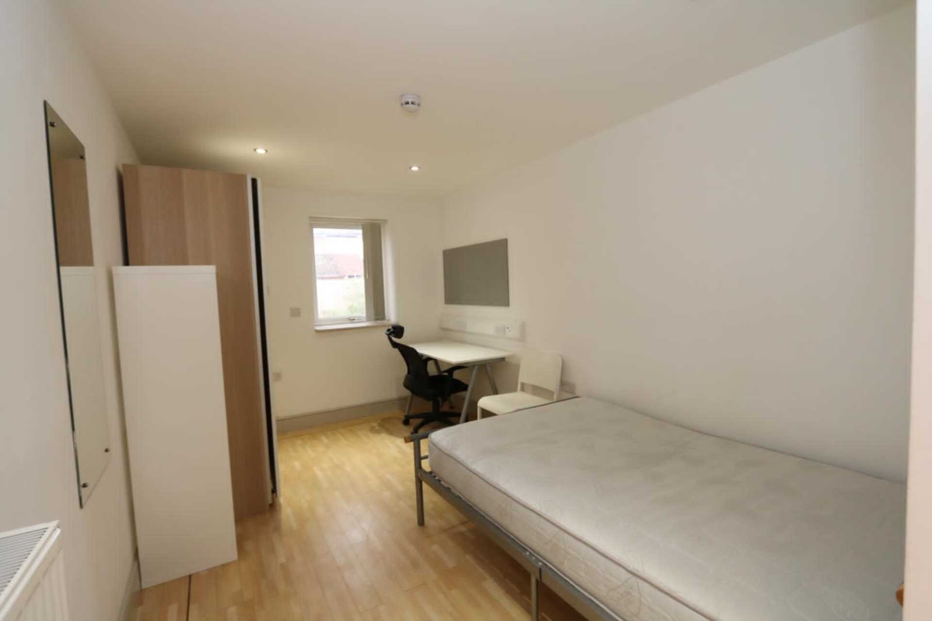 Student studio flat to rent on Gulson Road, Coventry, CV1 2HY | StuRents