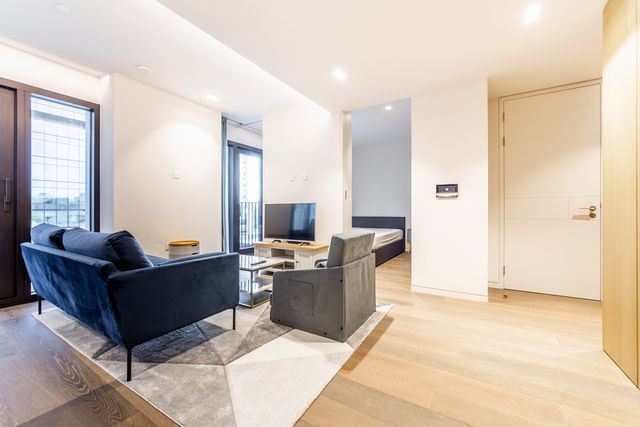 Student studio flat to rent on 30 Casson Square, London, SE1 7GY | StuRents