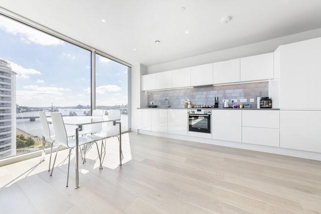 Student studio flat to rent on Liner House, London, E16 2SJ | StuRents