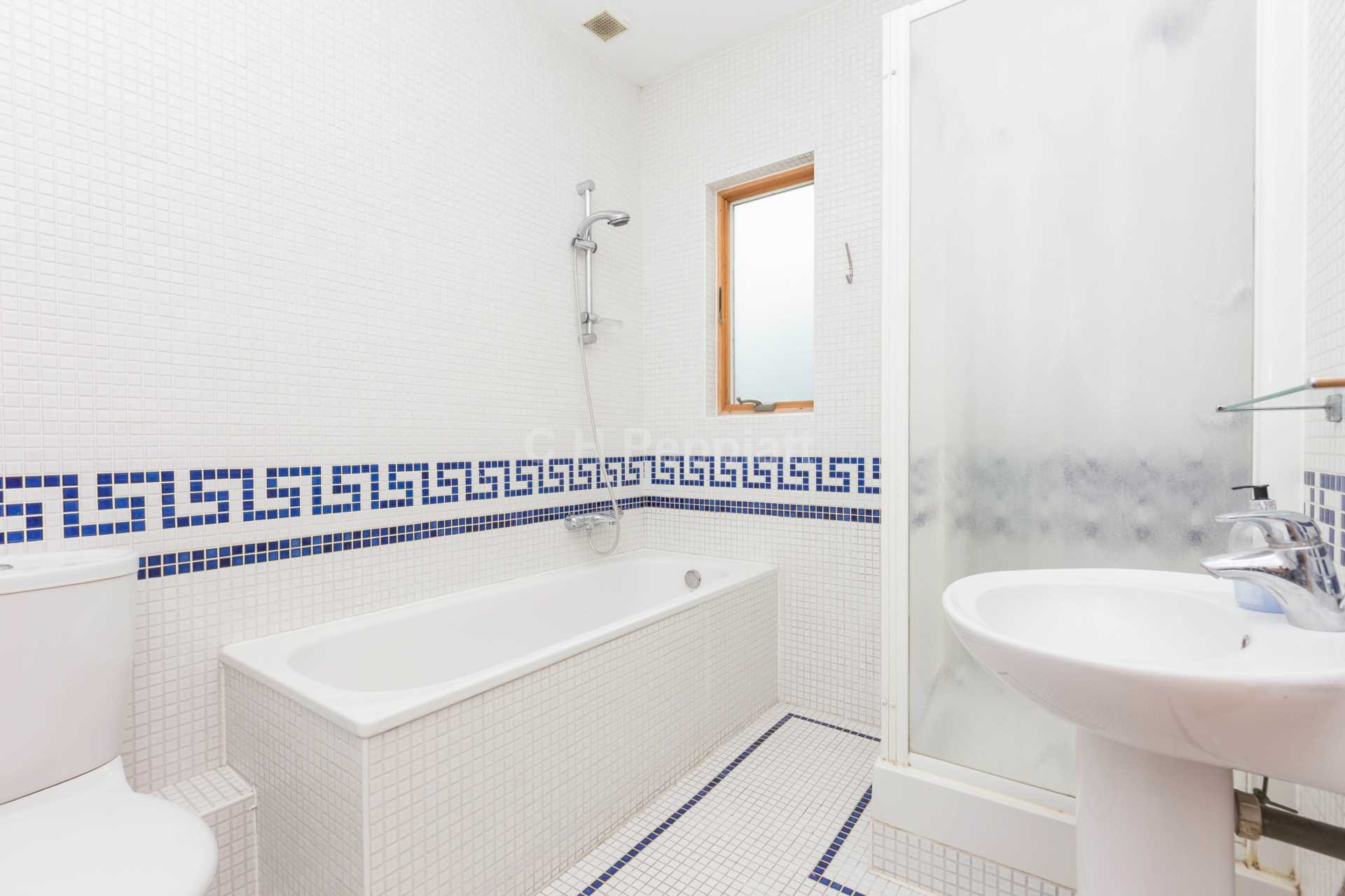 2 bed student house to rent on Hanley Road, London, N4 3DU | StuRents