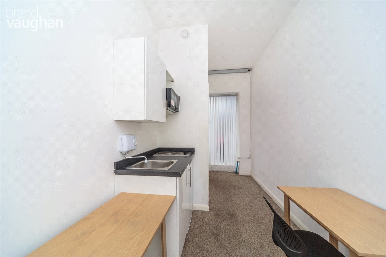 Student studio flat to rent on George Street, Brighton, BN2 1RJ | StuRents