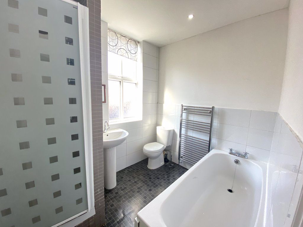 4 bed student house to rent on Kathleen Grove, Manchester, M14 5GY ...