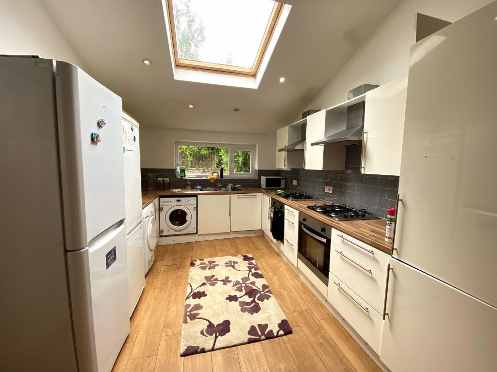 6 bed student house to rent on Park Range, Manchester, M14 5HR | StuRents