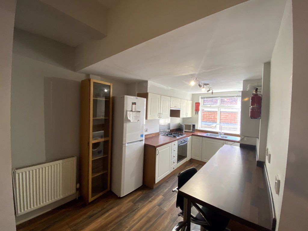 4 bed student house to rent on Kathleen Grove, Manchester, M14 5GY ...
