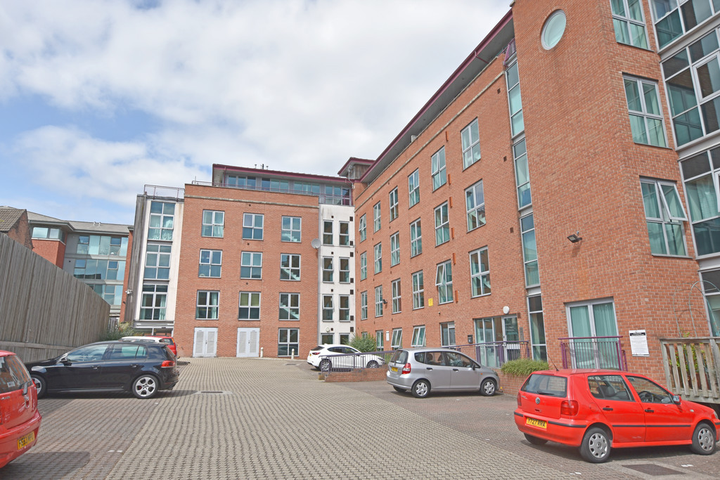 2 bed student house to rent on Portland Square, Nottingham, NG7 4HR ...