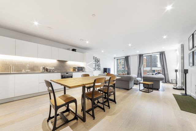 2 bed student house to rent on Kelson House, London, E16 2RN | StuRents