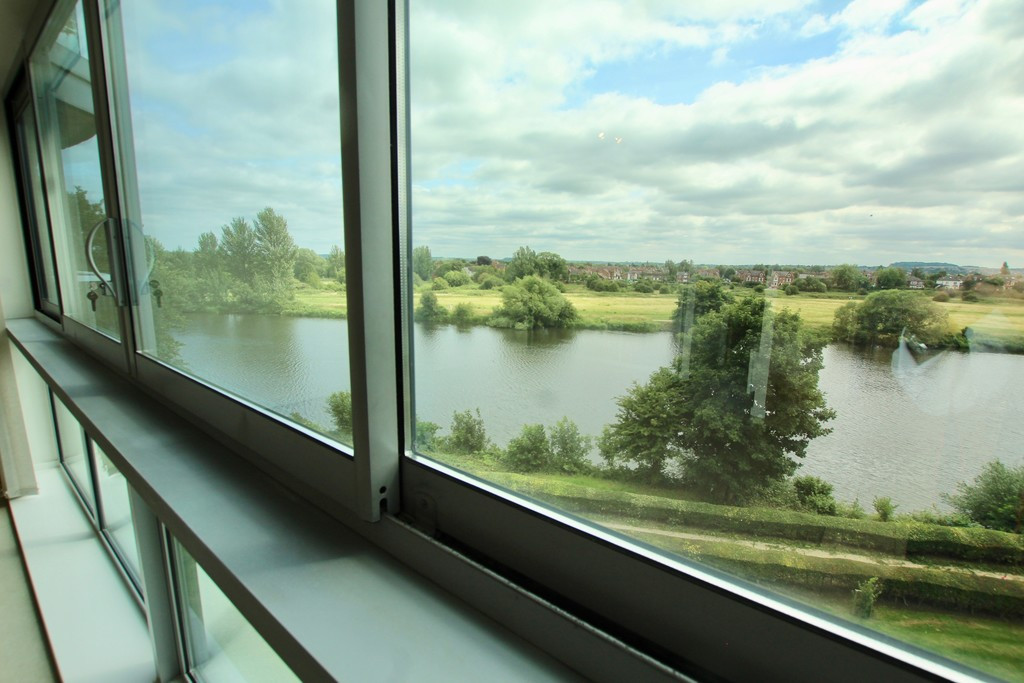 Student studio flat to rent on Waterside Way, Nottingham, NG2 4RE ...