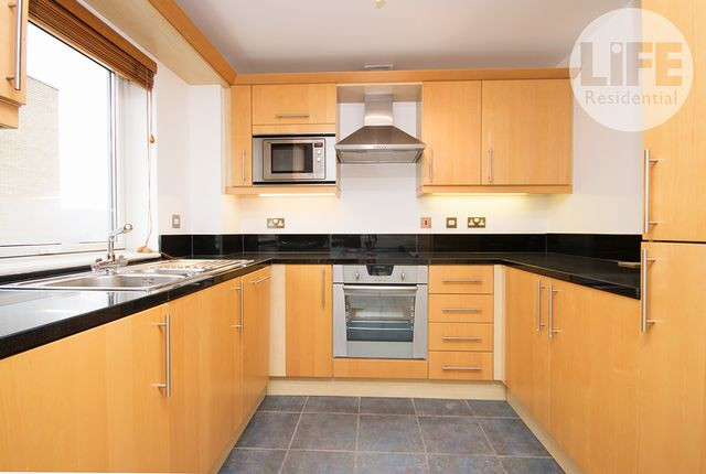 Student studio flat to rent on Moore House, London, E14 9LN | StuRents