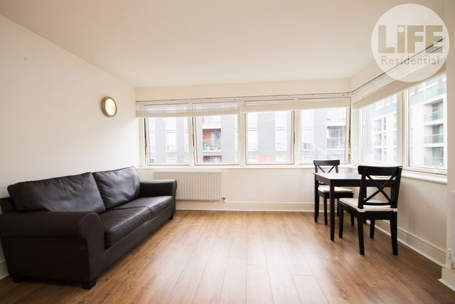Student studio flat to rent on Moore House, London, E14 9LN | StuRents