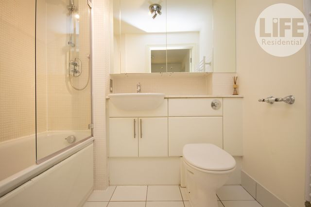 Student studio flat to rent on Moore House, London, E14 9LN | StuRents