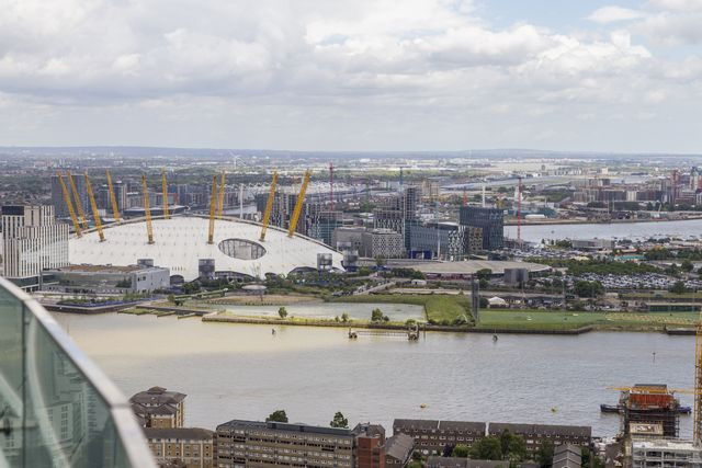 Student studio flat to rent on Arena Tower, London, E14 9YF | StuRents