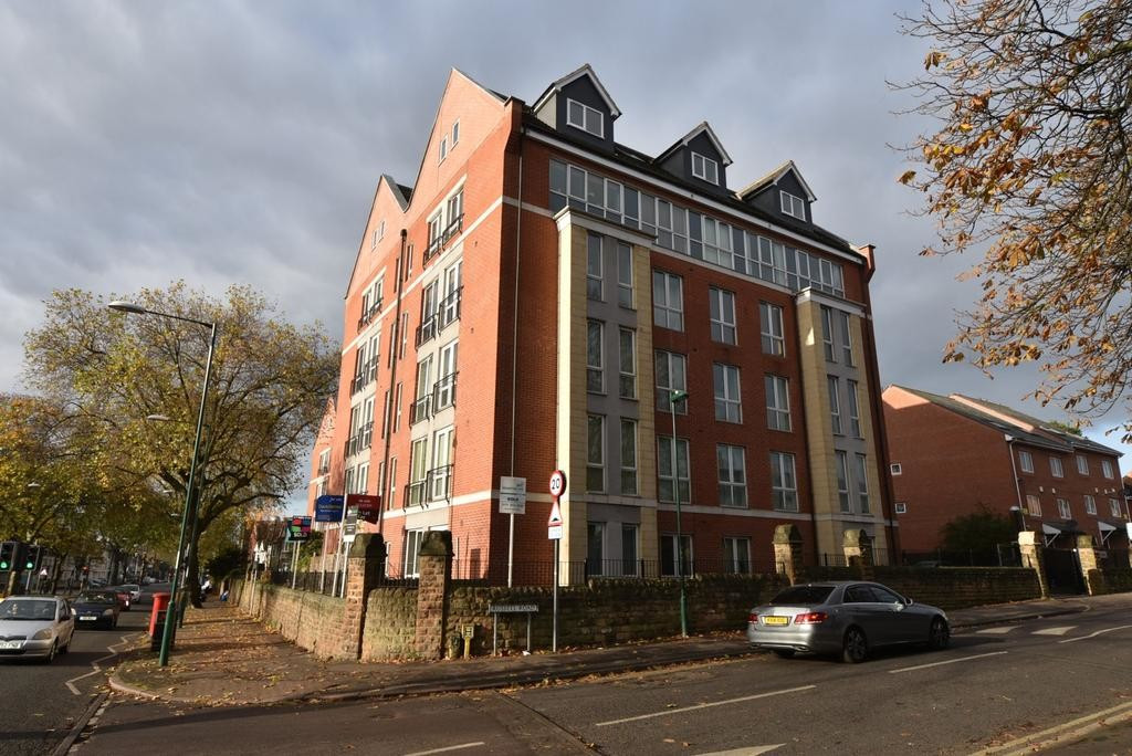 2 bed student house to rent on Russell Road, Nottingham, NG7 6GB | StuRents