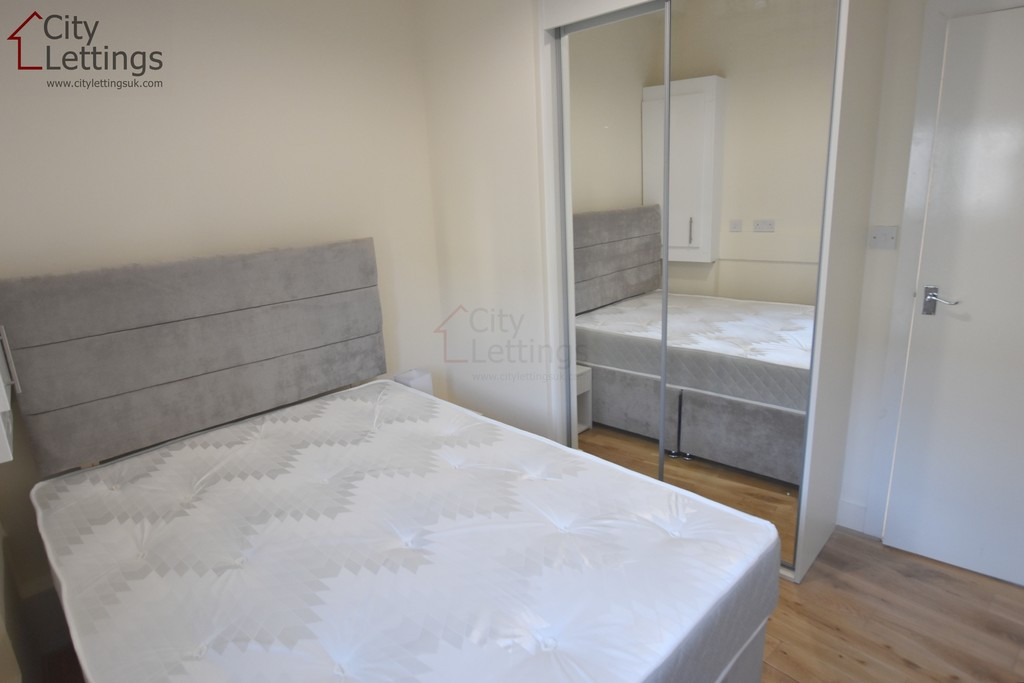 2 bed student house to rent on Waverley Street, Nottingham, NG7 4DX ...