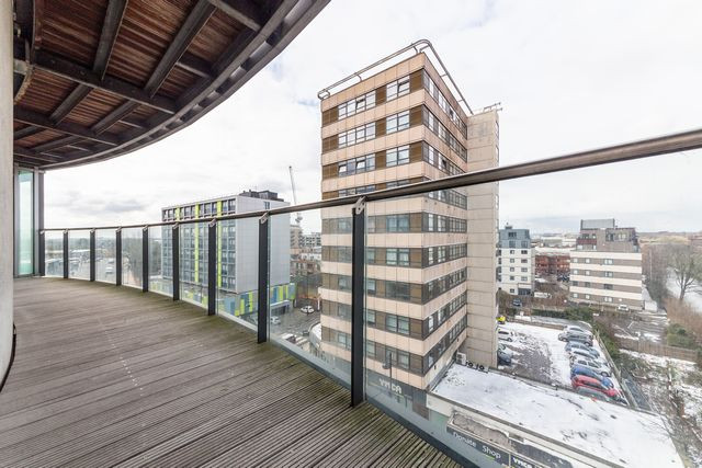 2 bed student house to rent on Vantage Building, London, UB3 4FA | StuRents