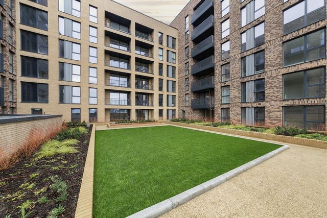 2 bed student house to rent on Lister House, London, SW17 0BW | StuRents