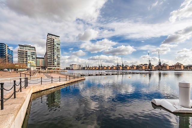 2 bed student house to rent on Adriatic Apartments, London, E16 1BS ...