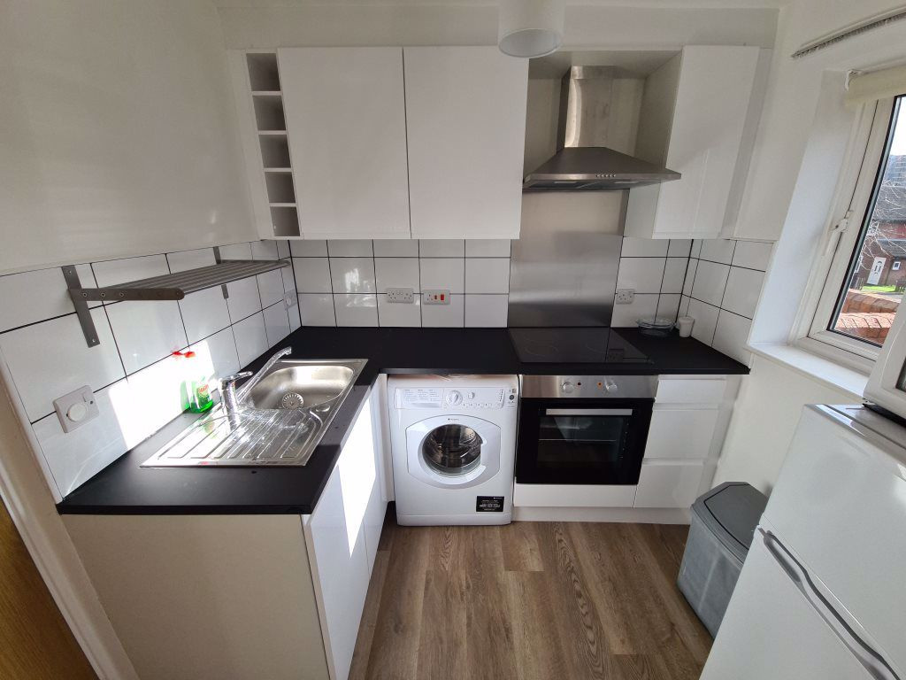 Student studio flat to rent on Well Close Rise, Leeds, LS7 1HT | StuRents