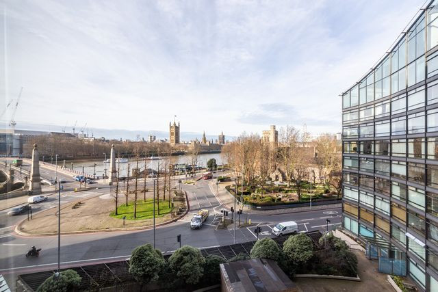 3 bed student house to rent on Parliament View Apartments, London, SE1 ...