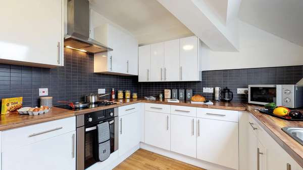 Classic Ensuite student 5 bed flat to rent on South Hunter Street ...