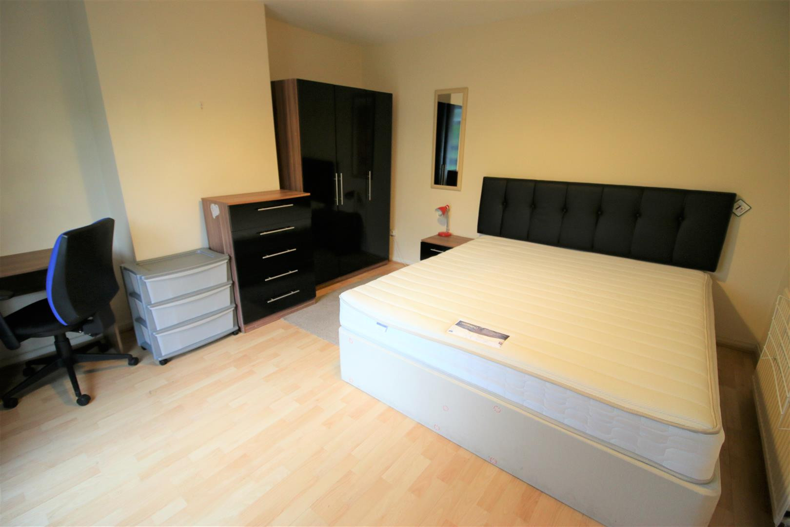 4 bed student house to rent on Slaidburn Drive, Lancaster, LA1 4QX ...