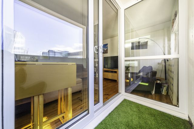 Student studio flat to rent on Petticoat Square, London, E1 7EF | StuRents