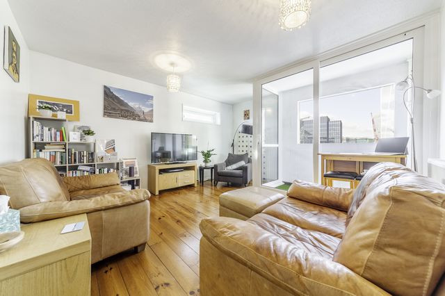 Student studio flat to rent on Petticoat Square, London, E1 7EF | StuRents