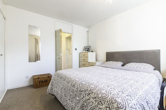 Student studio flat to rent on Petticoat Square, London, E1 7EF | StuRents