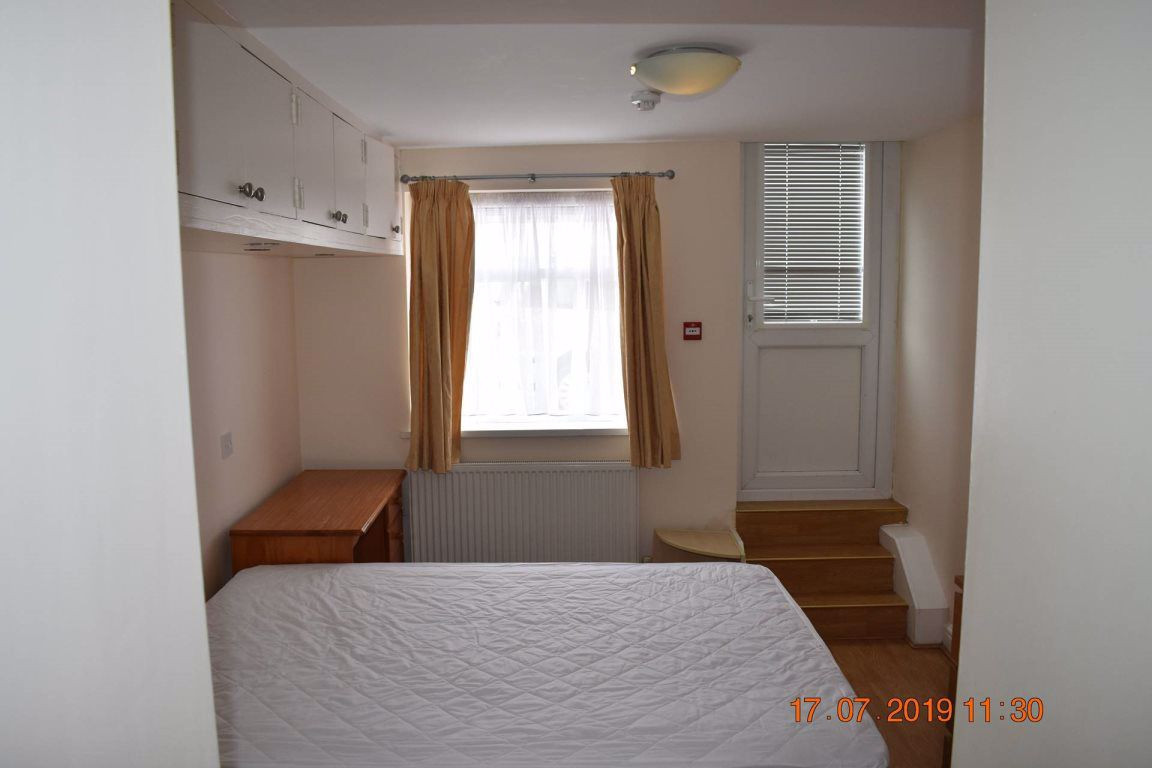 Student studio flat to rent on Allensbank Road, Cardiff, CF14 3PN ...