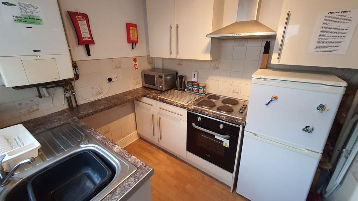 3 bed student house to rent on Howe Street, Derby, DE22 3ES | StuRents