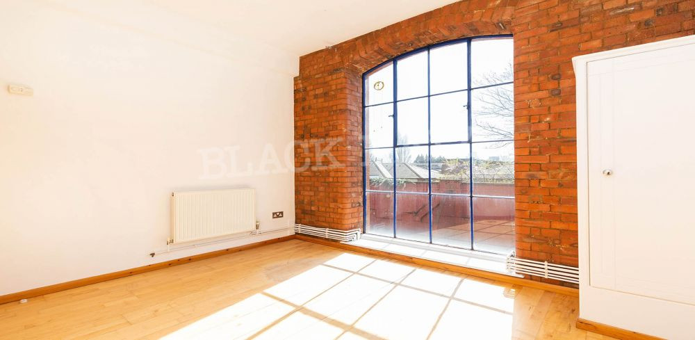 2 bed student house to rent on Dove Road, London, N1 3GB | StuRents