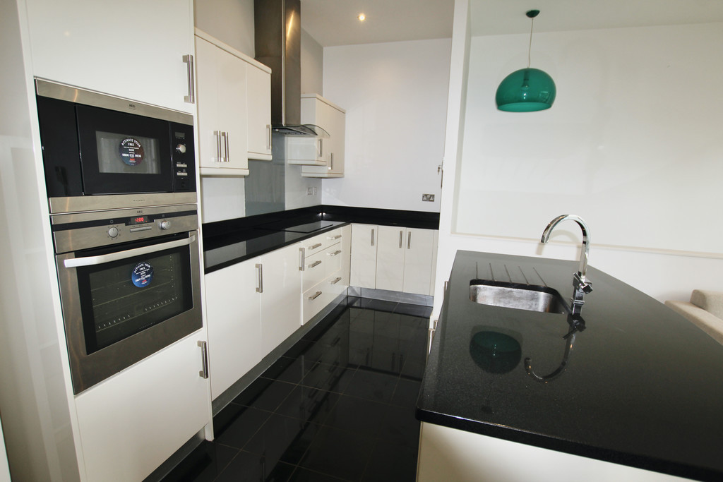 2 bed student house to rent on Wollaton Street, Nottingham, NG1 5FW ...