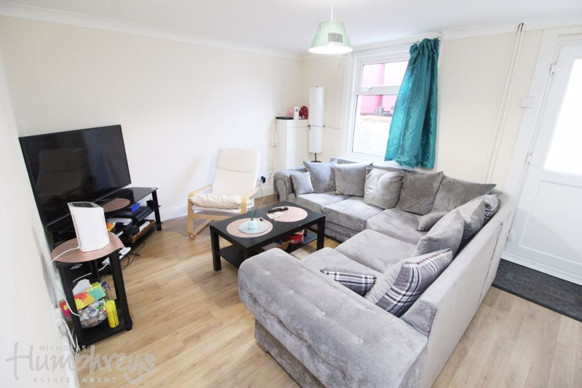 4 bed student house to rent on Addington Road, Reading, RG1 5PX | StuRents