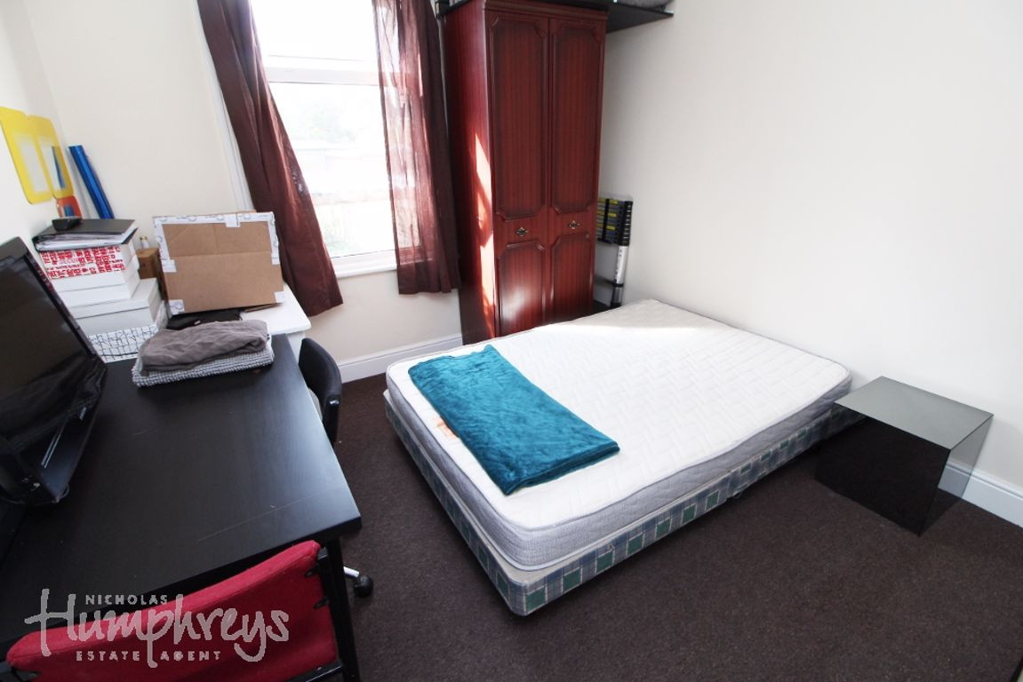 4 bed student house to rent on Addington Road, Reading, RG1 5PX | StuRents