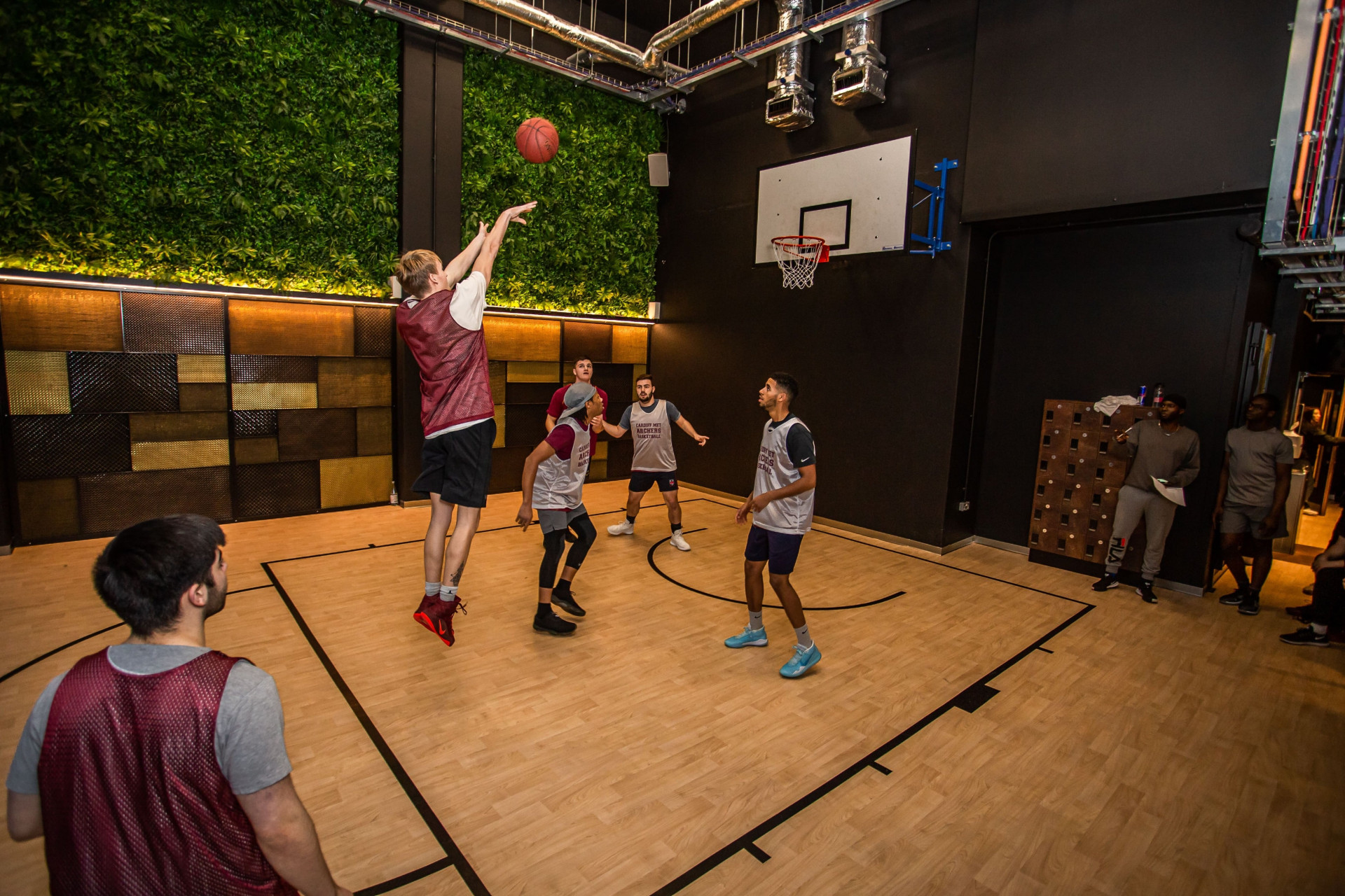 Premium Corner Studio student flat to rent on Herbert Street, Cardiff ...