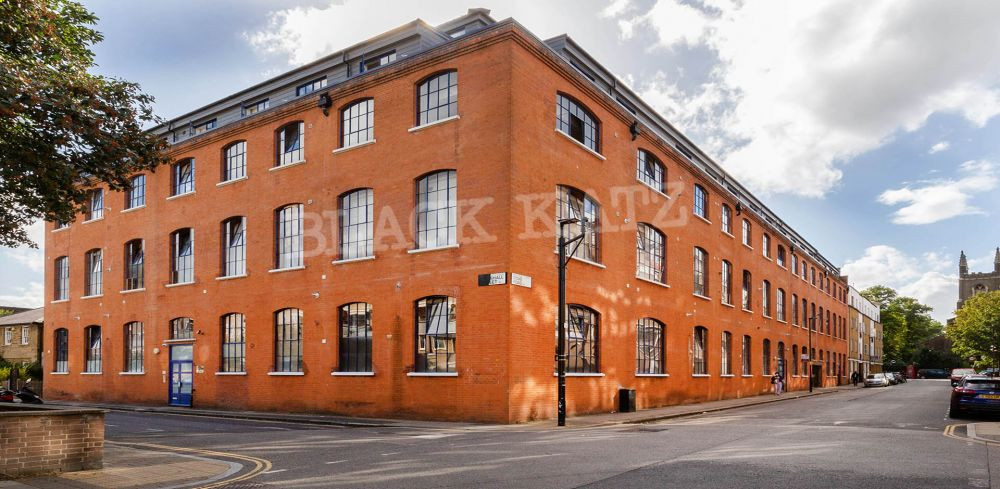 2 bed student house to rent on Dove Road, London, N1 3GB | StuRents