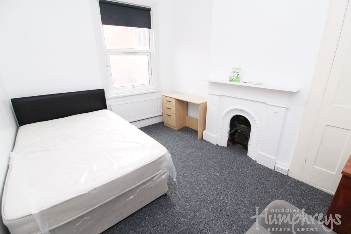 4 bed student house to rent on Whitley Street, Reading, RG2 0EQ | StuRents