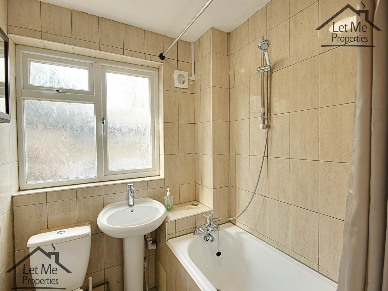 4 bed student house to rent on Link Walk, Hatfield, AL10 8TS | StuRents