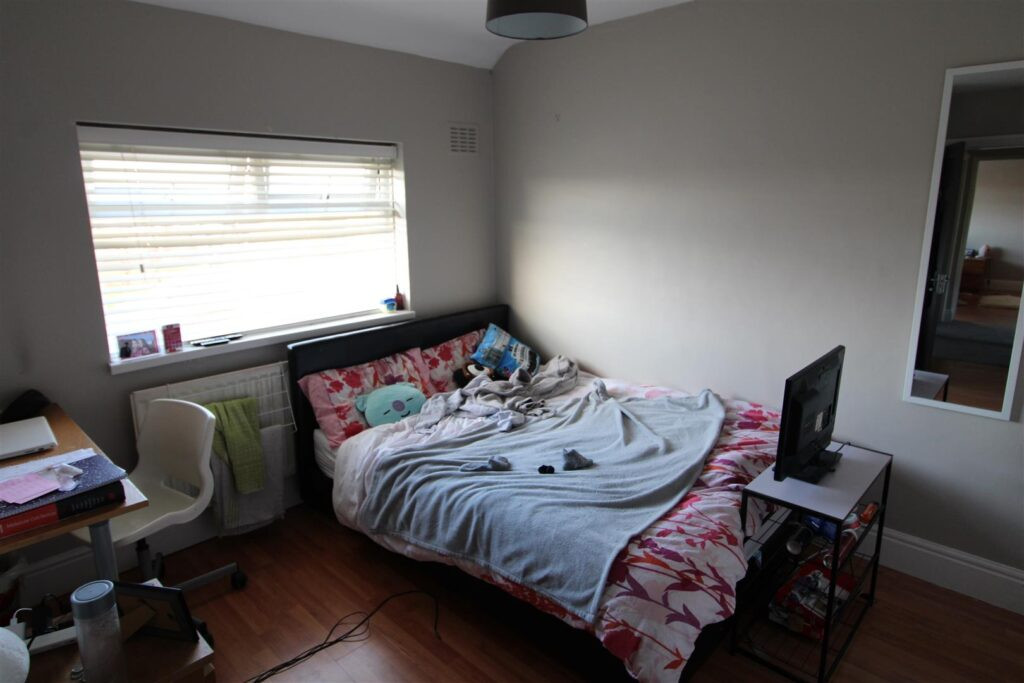 6 bed student house to rent on Slaidburn Drive, Lancaster, LA1 4QX ...