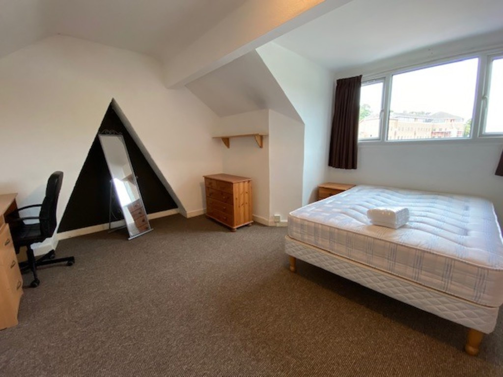 4 bed student house to rent on Howell Road, Exeter, EX4 4HA | StuRents
