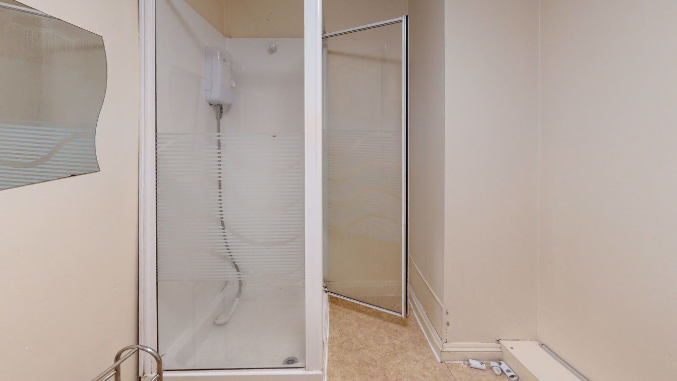 7 bed student house to rent on Berkeley Square, Bristol, BS8 1HP | StuRents