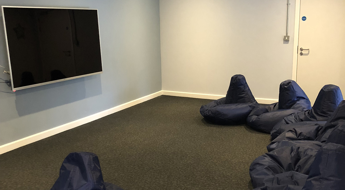 Classic Ensuite student 6 bed flat to rent on Moorside Road, Winchester ...