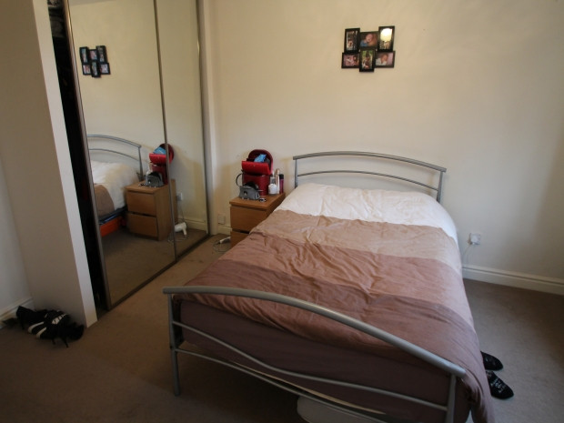 2 bed student house to rent on Highthorne Court, Shadwell, LS17 8NW ...